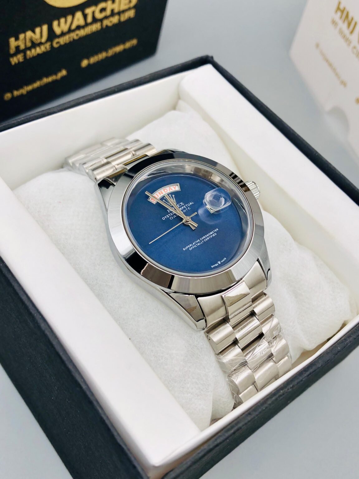 Plain Dial Date and Day Working Silver Blue – HNJWATCHES.PK